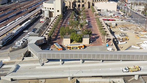 Union / Patsaouras Plaza Busway Station | Projects | Gensler