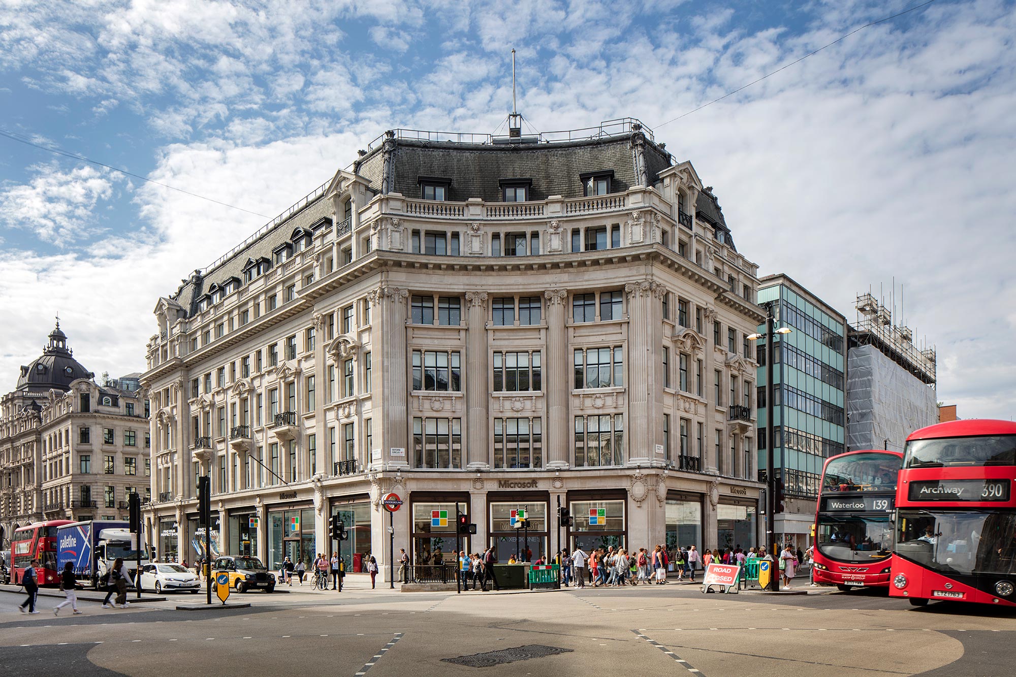 Microsoft Store London | Projects | Gensler