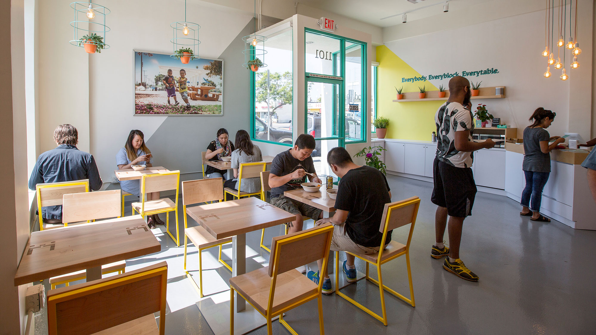 Hybrid Retail: 6 Principles for Meaningful Customer Engagement